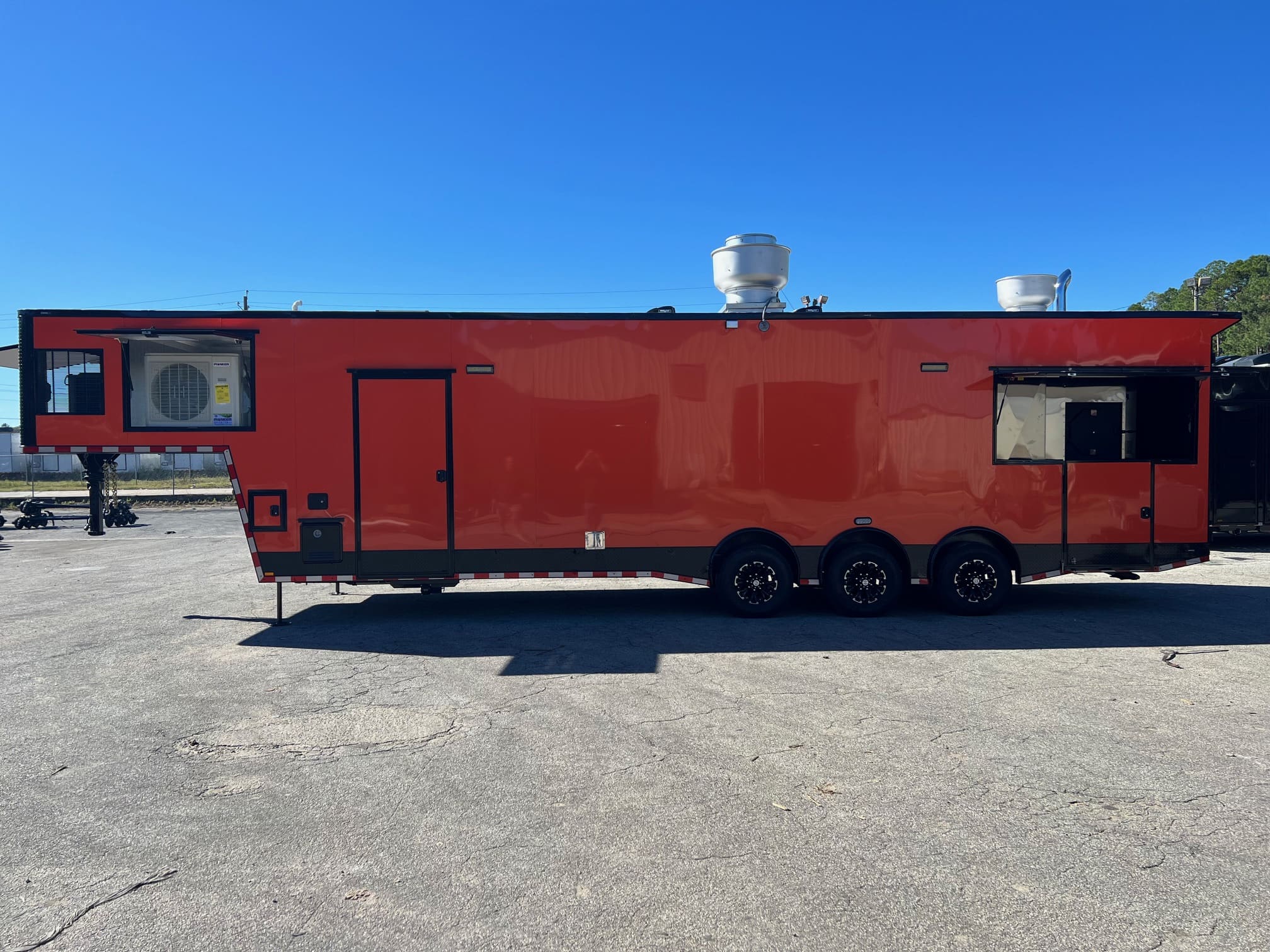 2025 SDG 40 Foot Gooseneck with Ole Hickory ELIB Installed- 847 - SDG ...